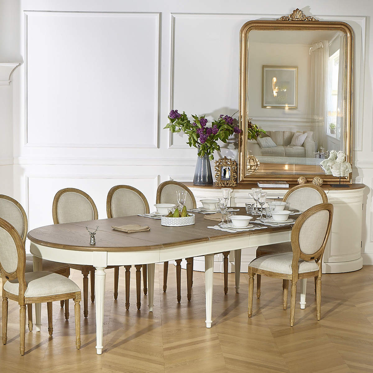 Shabby chic style extendable dining room table in oak, seats 10 people