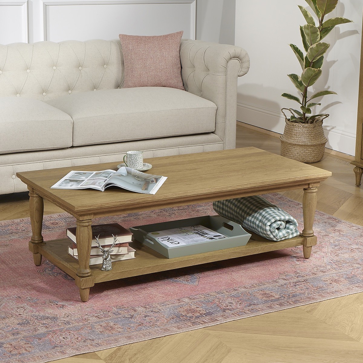 Couchtisch aus massivem Eichenholz im romantischen Stil EDINBURGH