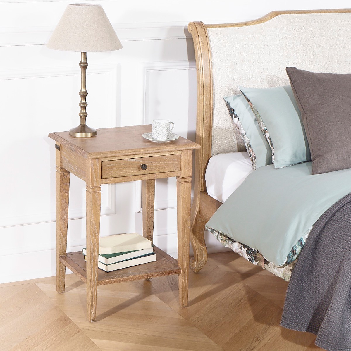 Table de chevet en chêne style romantique, 1 tiroir, 1 tablette